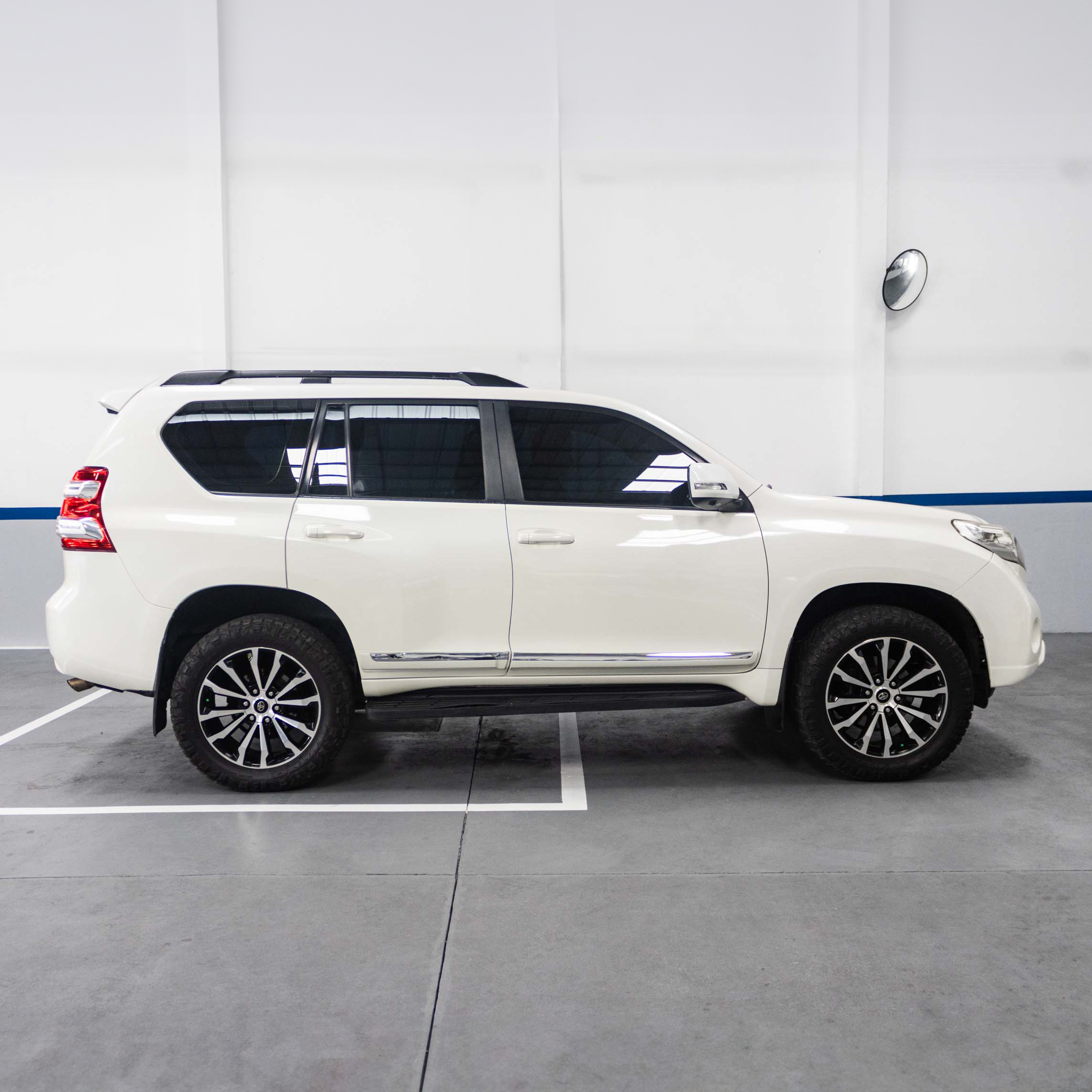 Toyota Prado TXL Blanco Perlado – Auto Roble Usados